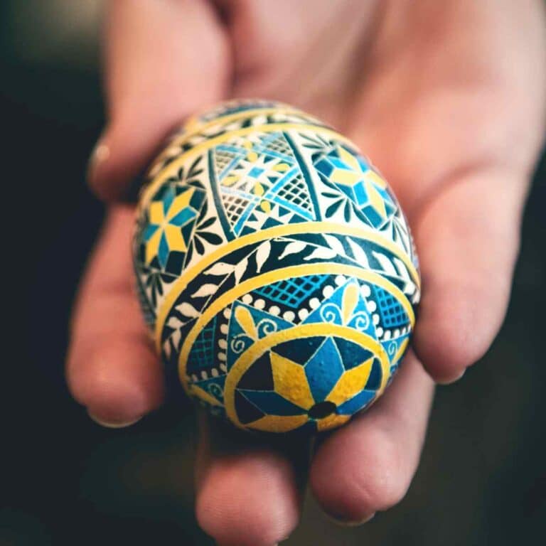 Ukrainian Egg Decorating: A Beginner's Guide to Pysanky - Simplify ...