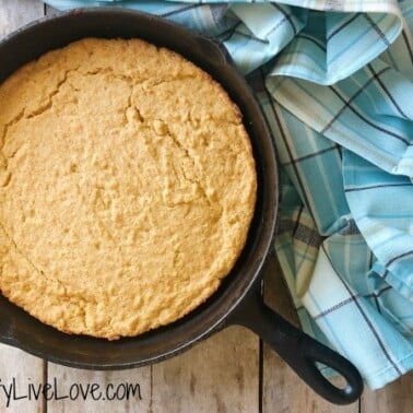 The Perfect Refined-Sugar Free Southern Cornbread Recipe - Simplify ...