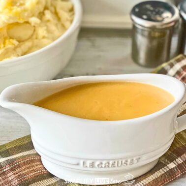 How to Make Perfect Gravy: A Foolproof Guide for Beginners - Simplify ...