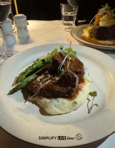 12 of the Most Famous Foods in Québec to try at Winter Carnaval ...