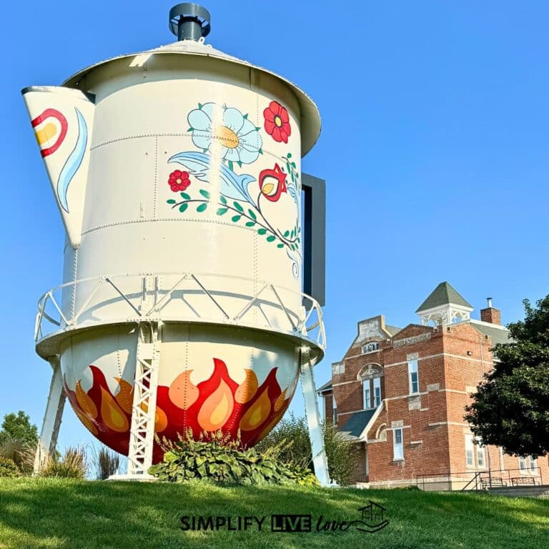 3 Underrated Small Towns in Western Iowa to Explore this Fall ...
